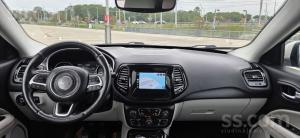 Balts Jeep Compass 2018 Rīga, ar dzinēja tilpumu 2.00 L un nobraukumu 124 tūkst. km par 12990 €, foto 5 vietnē AUTOMOTO.COM.LV