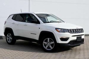 Balts Jeep Compass 2018 Kretinga, ar dzinēja tilpumu 2.36 L un nobraukumu 219 tūkst. km par 9999 €, foto 1 vietnē AUTOMOTO.COM.LV