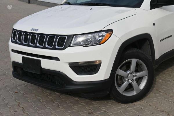 Jeep Compass 2018 in Kretinga on AUTOMOTO.COM.LV White Jeep Compass 2018 in Kretinga, with an engine capacity of 2.36 L and mileage of 219 thousand km for 9999 €, photo 5 on AUTOMOTO.COM.LV