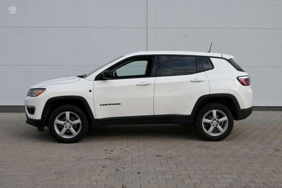 White Jeep Compass 2018 in Kretinga, with an engine capacity of 2.36 L and mileage of 219 thousand km for 9999 €, photo 13 on AUTOMOTO.COM.LV