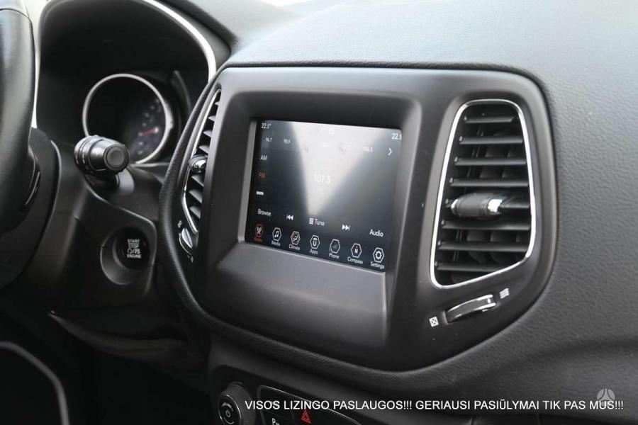 White Jeep Compass 2018 in Kretinga, with an engine capacity of 2.36 L and mileage of 219 thousand km for 9999 €, photo 27 on AUTOMOTO.COM.LV