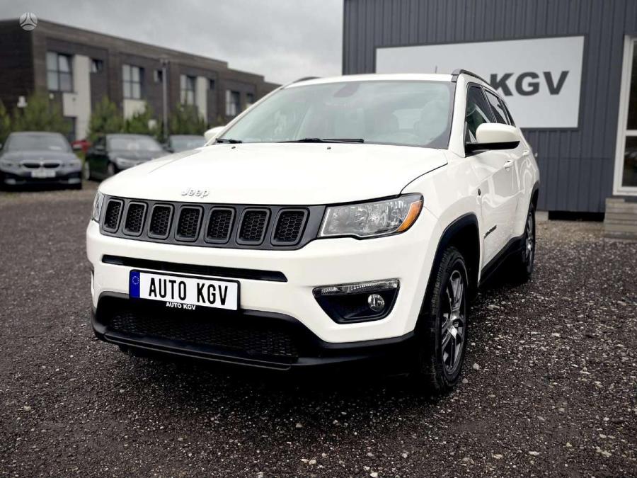 Balts Jeep Compass 2019 Viļņa, ar dzinēja tilpumu 2.40 L un nobraukumu 83 tūkst. km par 16999 €, foto 2 vietnē AUTOMOTO.COM.LV