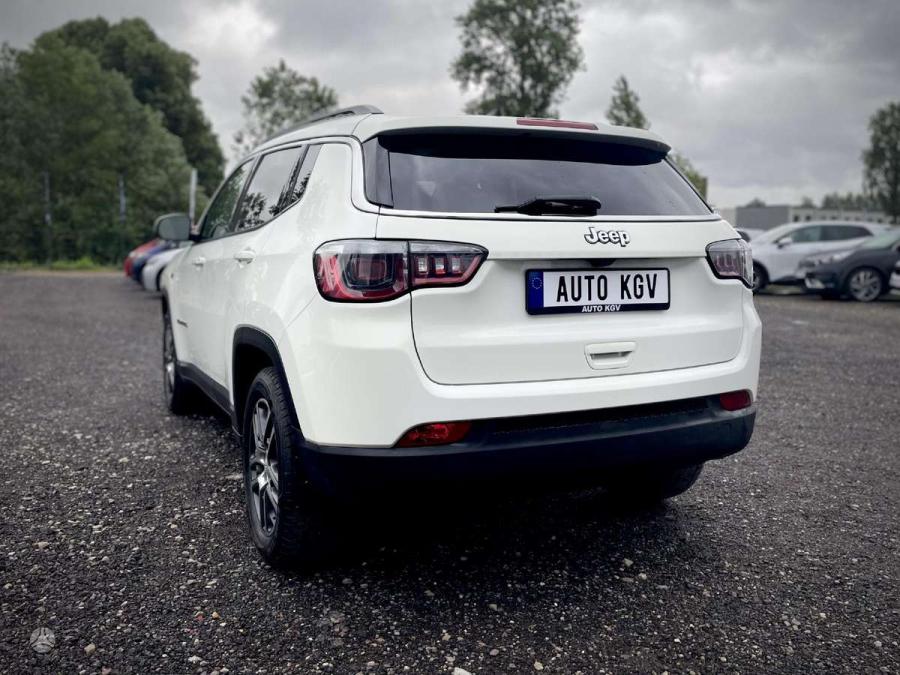Balts Jeep Compass 2019 Viļņa, ar dzinēja tilpumu 2.40 L un nobraukumu 83 tūkst. km par 16999 €, foto 4 vietnē AUTOMOTO.COM.LV