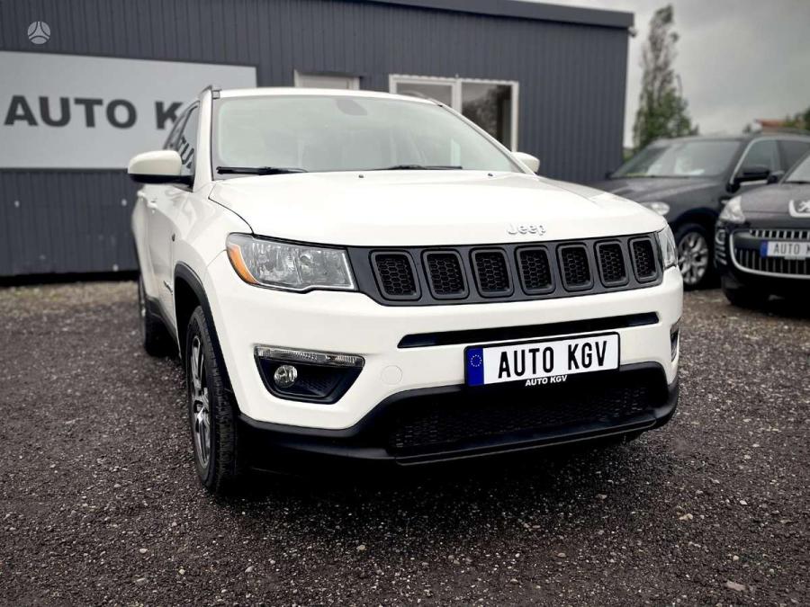 Balts Jeep Compass 2019 Viļņa, ar dzinēja tilpumu 2.40 L un nobraukumu 83 tūkst. km par 16999 €, foto 8 vietnē AUTOMOTO.COM.LV
