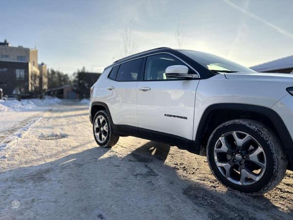 Balts Jeep Compass 2019 Viļņa, ar dzinēja tilpumu 1.96 L un nobraukumu 47 tūkst. km par 21950 €, foto 2 vietnē AUTOMOTO.COM.LV