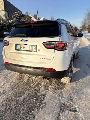 White Jeep Compass 2019 in Vilnius, with an engine capacity of 1.96 L and mileage of 47 thousand km for 21950 €, photo 5 on AUTOMOTO.COM.LV