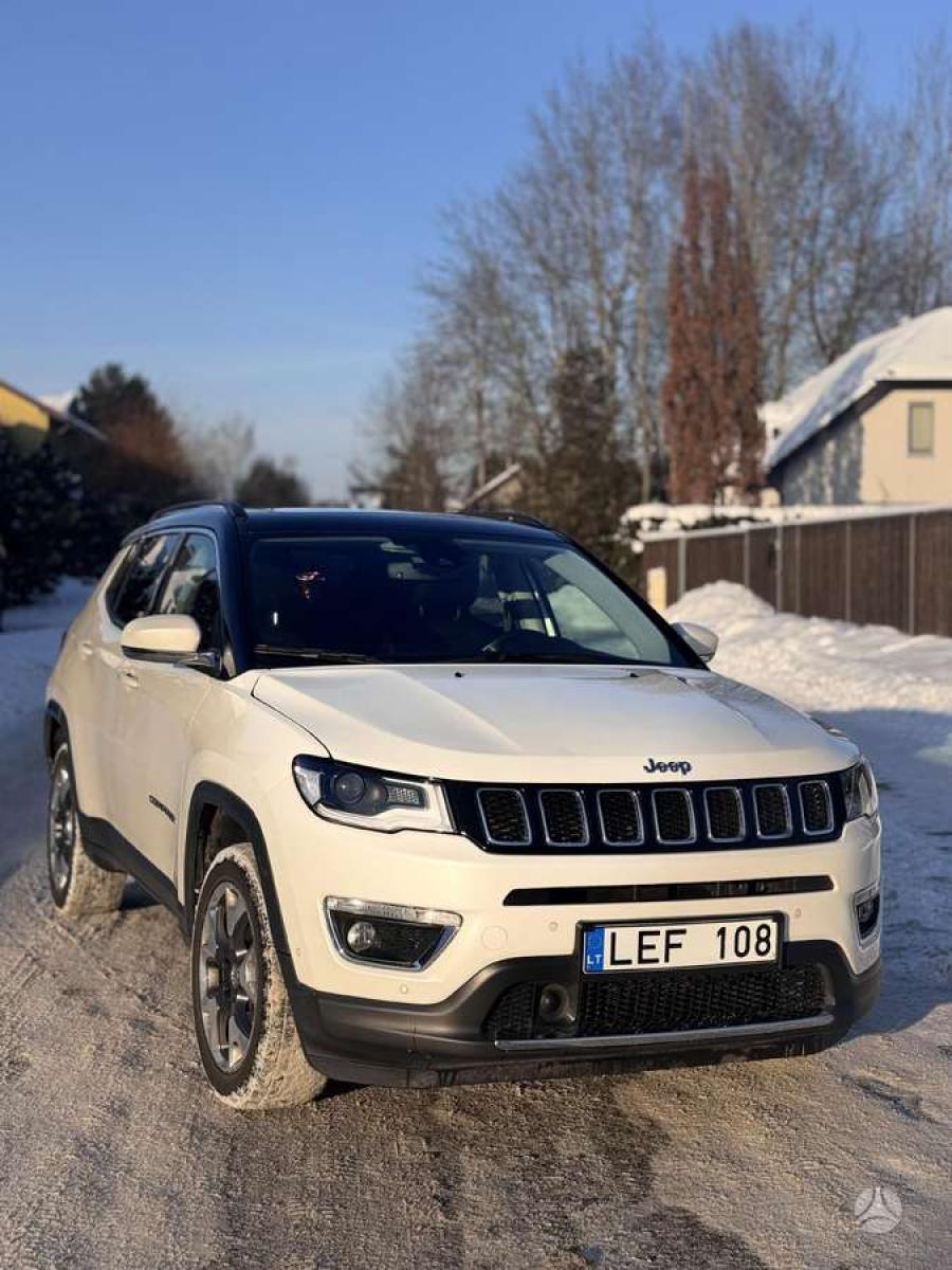 White Jeep Compass 2019 in Vilnius, with an engine capacity of 1.96 L and mileage of 47 thousand km for 21950 €, photo 7 on AUTOMOTO.COM.LV