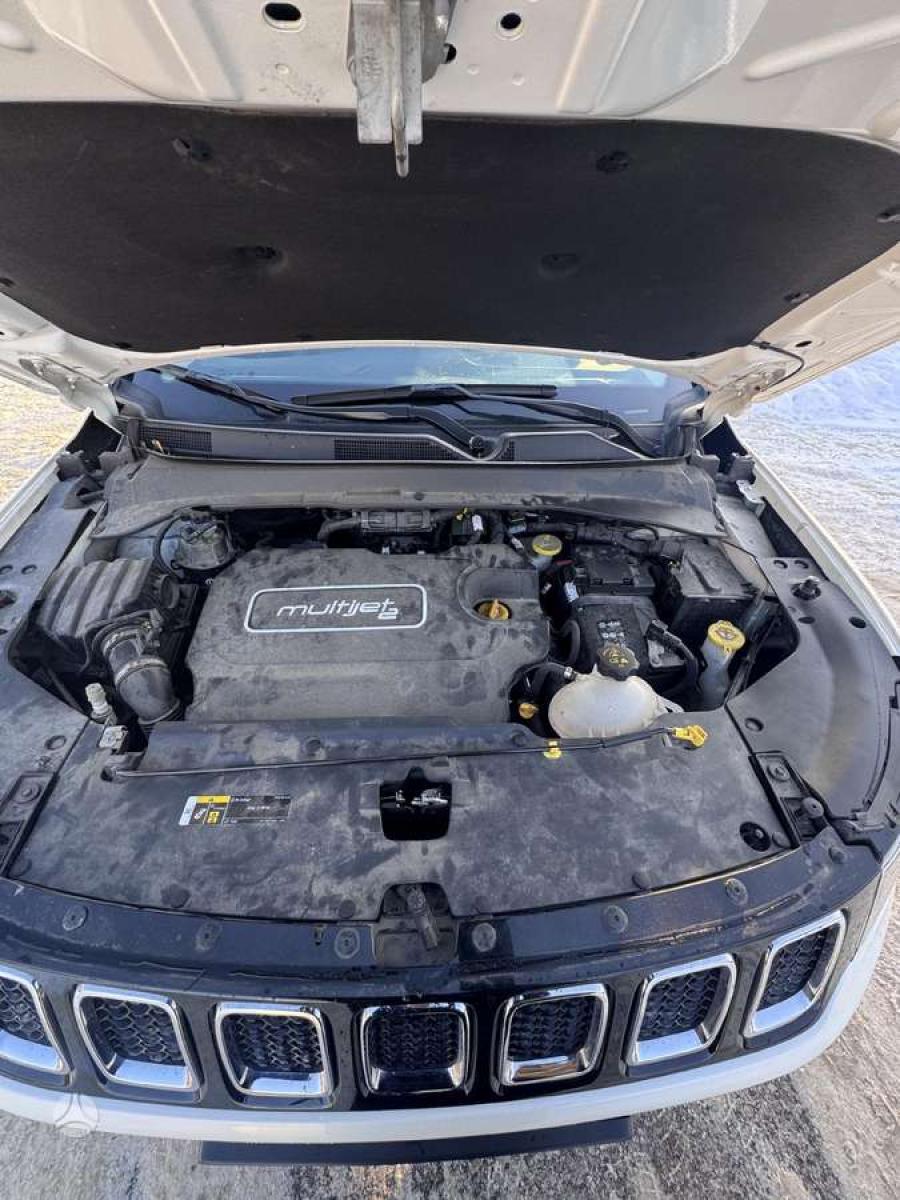 White Jeep Compass 2019 in Vilnius, with an engine capacity of 1.96 L and mileage of 47 thousand km for 21950 €, photo 11 on AUTOMOTO.COM.LV
