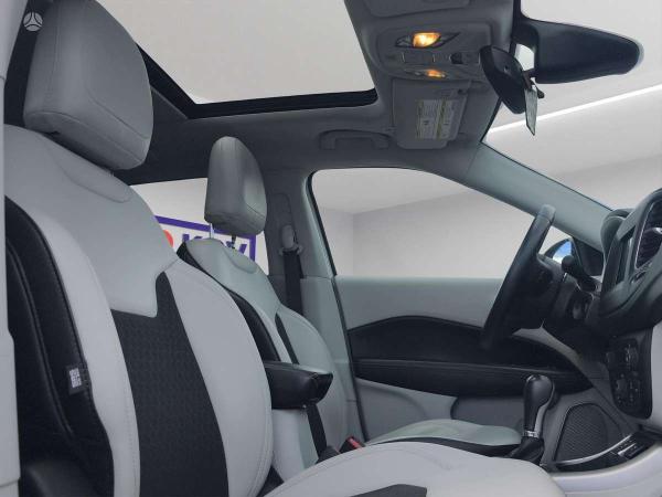Balts Jeep Compass 2019 Viļņa, ar dzinēja tilpumu 2.40 L un nobraukumu 83 tūkst. km par 14999 €, foto 8 vietnē AUTOMOTO.COM.LV