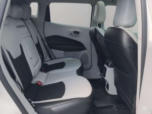 White Jeep Compass 2019 in Vilnius, with an engine capacity of 2.40 L and mileage of 83 thousand km for 14999 €, photo 10 on AUTOMOTO.COM.LV