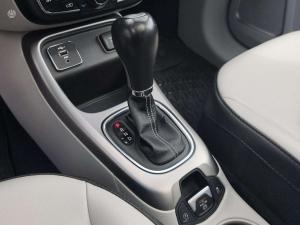 White Jeep Compass 2019 in Vilnius, with an engine capacity of 2.40 L and mileage of 83 thousand km for 14999 €, photo 17 on AUTOMOTO.COM.LV