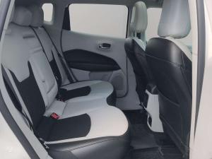 White Jeep Compass 2019 in Vilnius, with an engine capacity of 2.40 L and mileage of 83 thousand km for 14999 €, photo 10 on AUTOMOTO.COM.LV