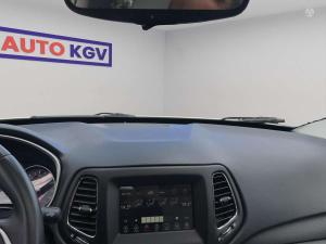 White Jeep Compass 2019 in Vilnius, with an engine capacity of 2.40 L and mileage of 83 thousand km for 14999 €, photo 19 on AUTOMOTO.COM.LV