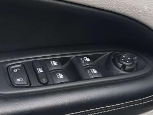 White Jeep Compass 2019 in Vilnius, with an engine capacity of 2.40 L and mileage of 83 thousand km for 14999 €, photo 15 on AUTOMOTO.COM.LV