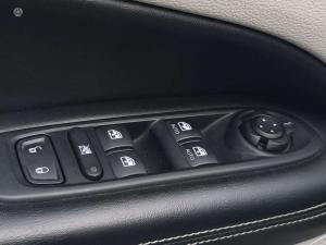 White Jeep Compass 2019 in Vilnius, with an engine capacity of 2.40 L and mileage of 83 thousand km for 14999 €, photo 15 on AUTOMOTO.COM.LV