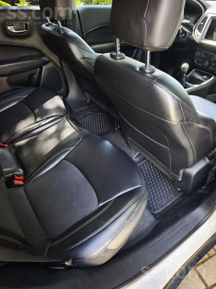 Balts Jeep Compass 2020 Rīga, ar dzinēja tilpumu 1.40 L un nobraukumu 108 tūkst. km par 10400 €, foto 9 vietnē AUTOMOTO.COM.LV