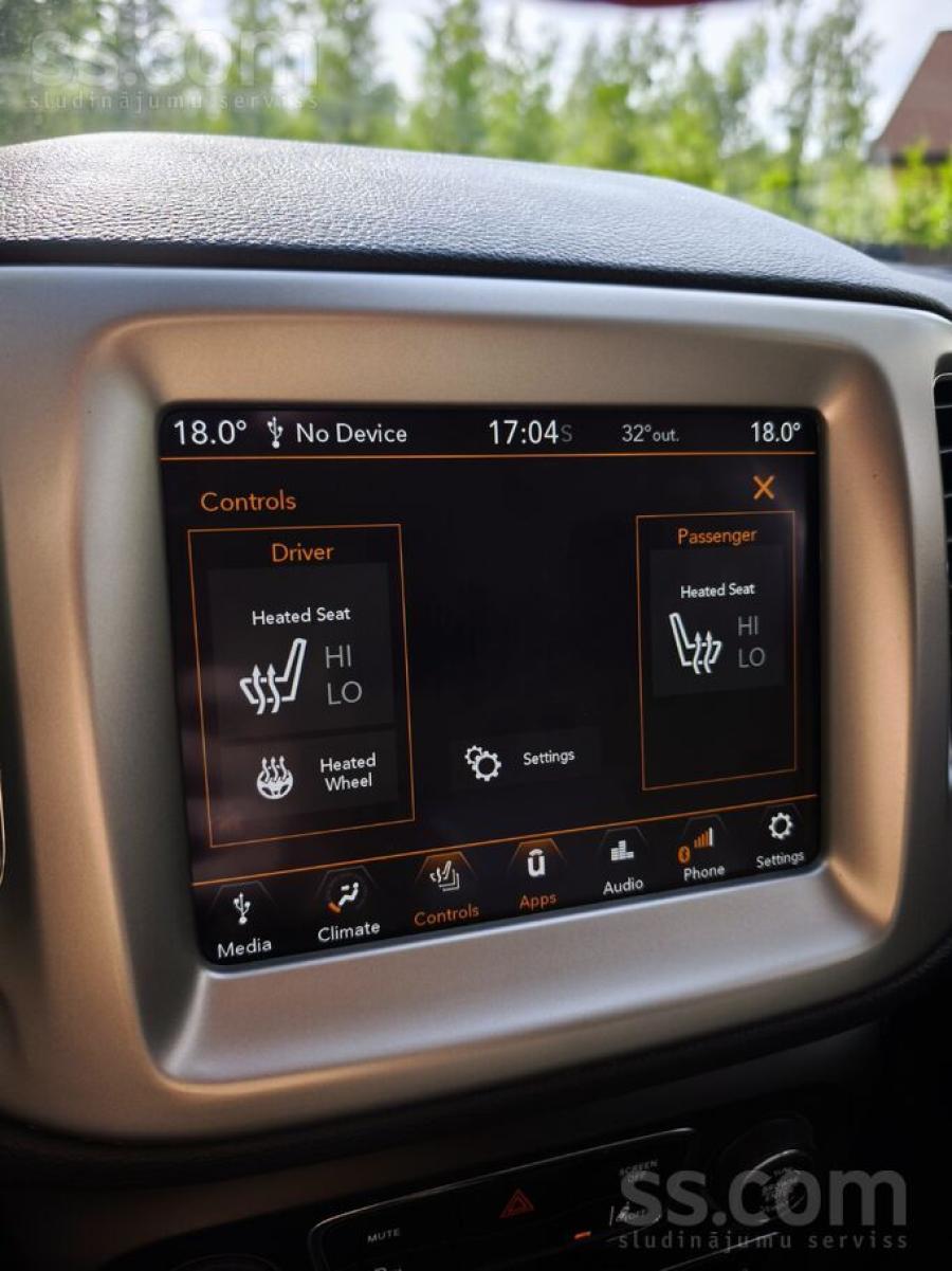 Balts Jeep Compass 2020 Rīga, ar dzinēja tilpumu 1.40 L un nobraukumu 108 tūkst. km par 10400 €, foto 13 vietnē AUTOMOTO.COM.LV