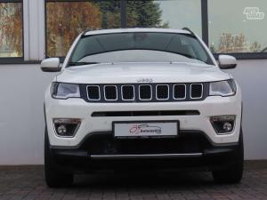 White Jeep Compass 2021 in Kaunas, with an engine capacity of 1.30 L and mileage of 29 thousand km for 21594 €, photo 3 on AUTOMOTO.COM.LV