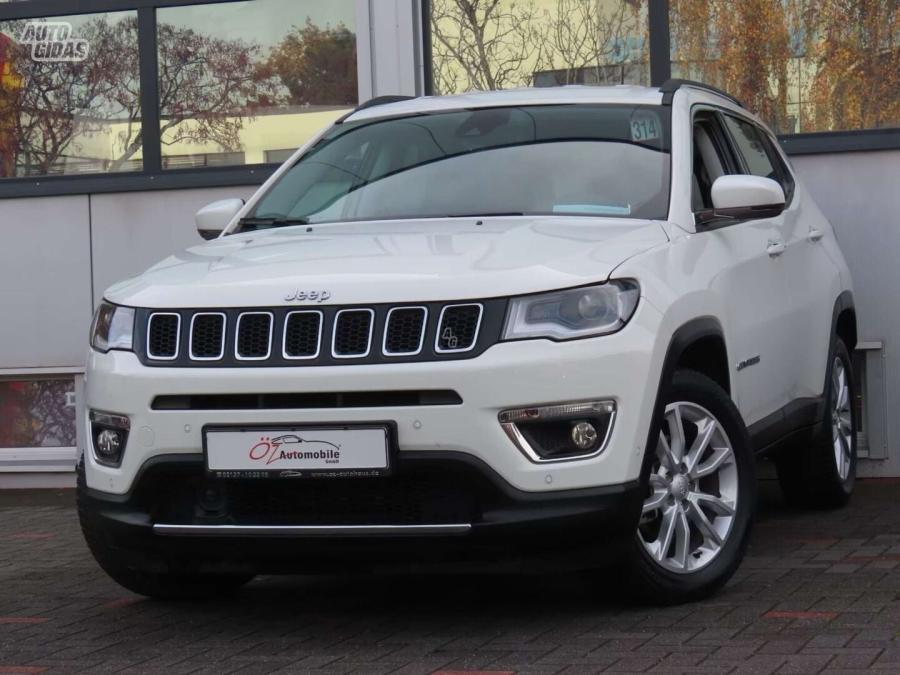 White Jeep Compass 2021 in Kaunas, with an engine capacity of 1.30 L and mileage of 29 thousand km for 21594 €, photo 5 on AUTOMOTO.COM.LV