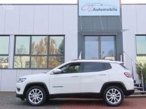 White Jeep Compass 2021 in Kaunas, with an engine capacity of 1.30 L and mileage of 29 thousand km for 21594 €, photo 10 on AUTOMOTO.COM.LV