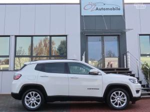 White Jeep Compass 2021 in Kaunas, with an engine capacity of 1.30 L and mileage of 29 thousand km for 21594 €, photo 11 on AUTOMOTO.COM.LV