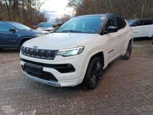 Balts Jeep Compass 2021 Kauņa, ar dzinēja tilpumu 1.30 L un nobraukumu 45 tūkst. km par 25836 €, foto 2 vietnē AUTOMOTO.COM.LV