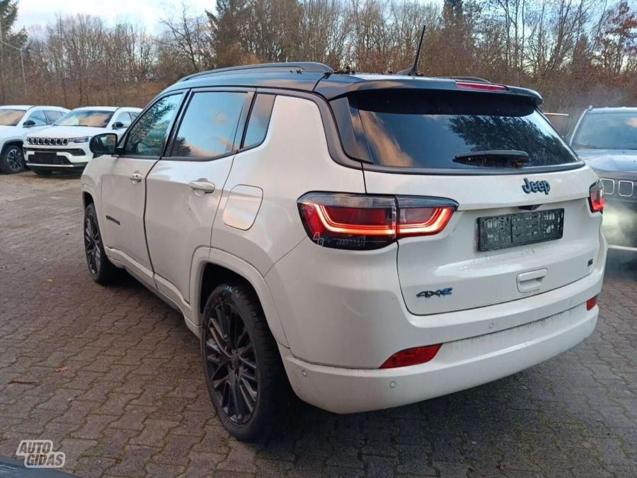 Balts Jeep Compass 2021 Kauņa, ar dzinēja tilpumu 1.30 L un nobraukumu 45 tūkst. km par 25836 €, foto 3 vietnē AUTOMOTO.COM.LV