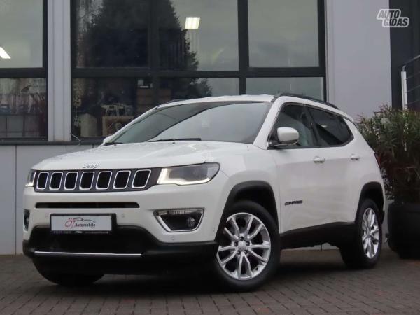 White Jeep Compass 2021 in Kaunas, with an engine capacity of 1.30 L and mileage of 60 thousand km for 21594 €, photo 3 on AUTOMOTO.COM.LV