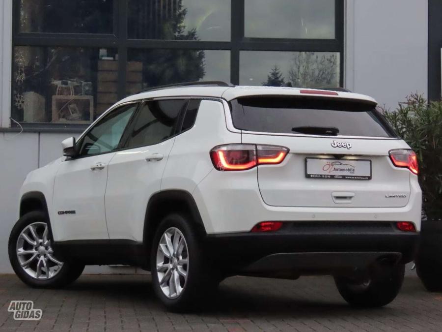 Balts Jeep Compass 2021 Kauņa, ar dzinēja tilpumu 1.30 L un nobraukumu 60 tūkst. km par 21594 €, foto 4 vietnē AUTOMOTO.COM.LV