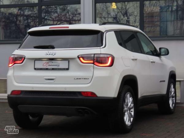 White Jeep Compass 2021 in Kaunas, with an engine capacity of 1.30 L and mileage of 45 thousand km for 21594 €, photo 6 on AUTOMOTO.COM.LV