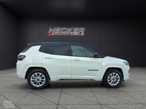 White Jeep Compass 2021 in Kaunas, with an engine capacity of 1.30 L and mileage of 92 thousand km for 23420 €, photo 7 on AUTOMOTO.COM.LV