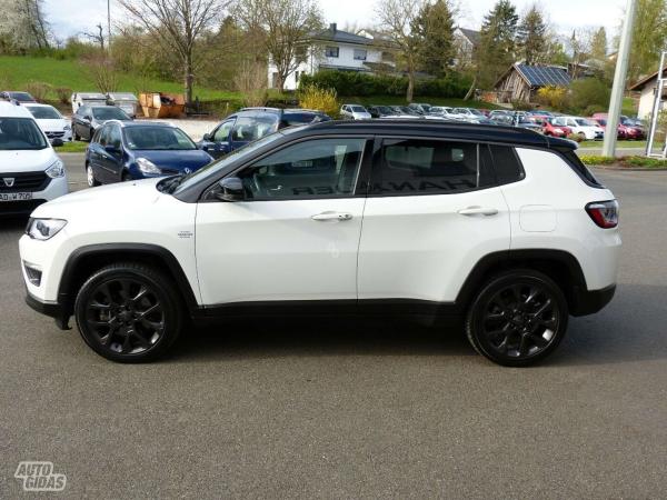 Balts Jeep Compass 2021 Kauņa, ar dzinēja tilpumu 1.30 L un nobraukumu 14 tūkst. km par 28888 €, foto 3 vietnē AUTOMOTO.COM.LV