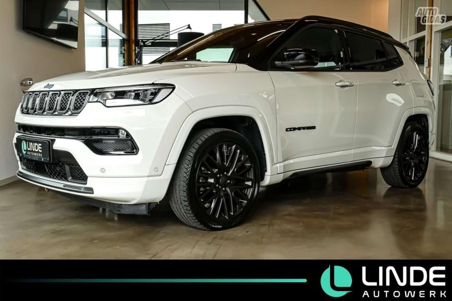 White Jeep Compass 2021 in Kaunas, with an engine capacity of 1.30 L and mileage of 53 thousand km for 23327 €, photo 1 on AUTOMOTO.COM.LV