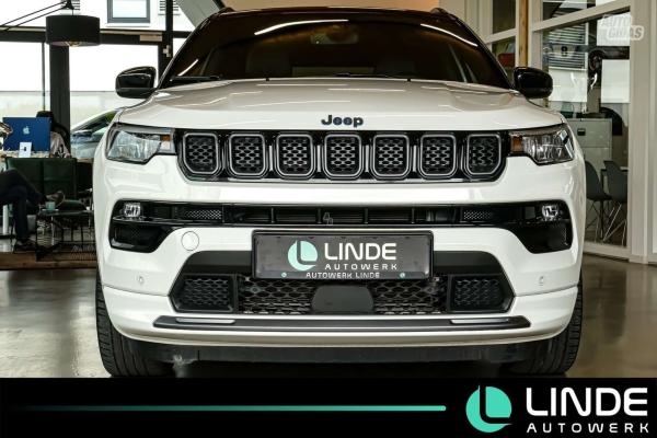 White Jeep Compass 2021 in Kaunas, with an engine capacity of 1.30 L and mileage of 53 thousand km for 23327 €, photo 7 on AUTOMOTO.COM.LV