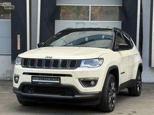 Balts Jeep Compass 2021 Kauņa, ar dzinēja tilpumu 1.30 L un nobraukumu 43 tūkst. km par 24151 €, foto  vietnē AUTOMOTO.COM.LV