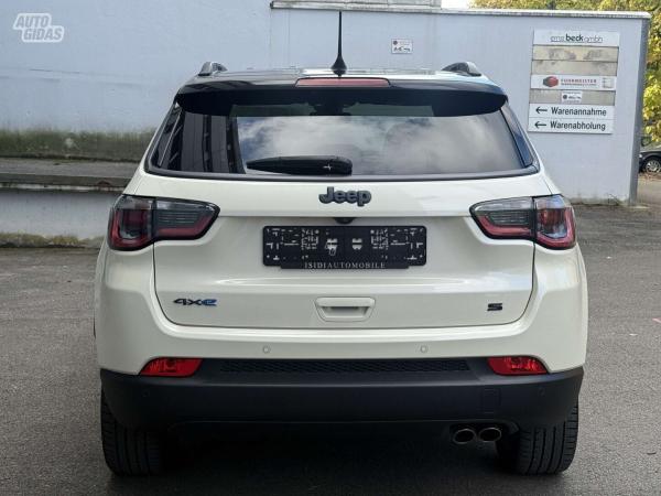 White Jeep Compass 2021 in Kaunas, with an engine capacity of 1.30 L and mileage of 43 thousand km for 24151 €, photo 5 on AUTOMOTO.COM.LV
