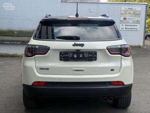 White Jeep Compass 2021 in Kaunas, with an engine capacity of 1.30 L and mileage of 43 thousand km for 24151 €, photo 5 on AUTOMOTO.COM.LV
