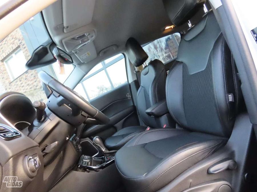 Balts Jeep Compass 2021 Kauņa, ar dzinēja tilpumu 1.30 L un nobraukumu 42 tūkst. km par 21594 €, foto 9 vietnē AUTOMOTO.COM.LV