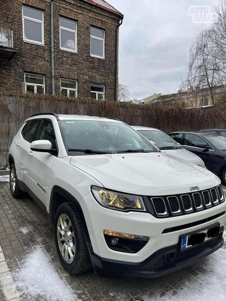 White Jeep Compass 2021 in Vilnius, with an engine capacity of 1.30 L and mileage of 62 thousand km for 19000 €, photo 4 on AUTOMOTO.COM.LV