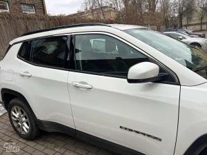 White Jeep Compass 2021 in Vilnius, with an engine capacity of 1.30 L and mileage of 62 thousand km for 19000 €, photo 5 on AUTOMOTO.COM.LV