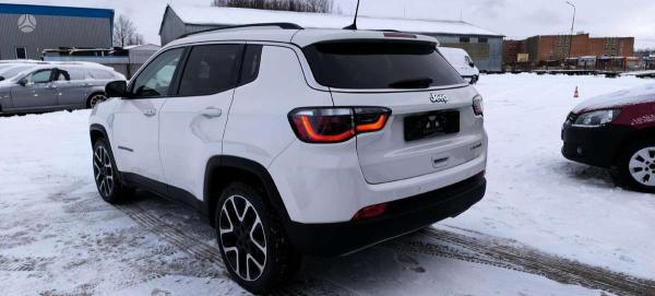 Balts Jeep Compass 2021 Šauļi, ar dzinēja tilpumu 1.33 L un nobraukumu 13 tūkst. km par 17850 €, foto 3 vietnē AUTOMOTO.COM.LV
