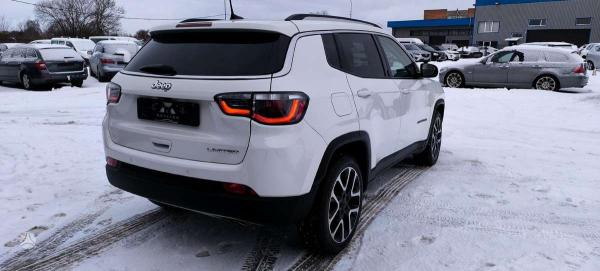 Balts Jeep Compass 2021 Šauļi, ar dzinēja tilpumu 1.33 L un nobraukumu 13 tūkst. km par 17850 €, foto 5 vietnē AUTOMOTO.COM.LV