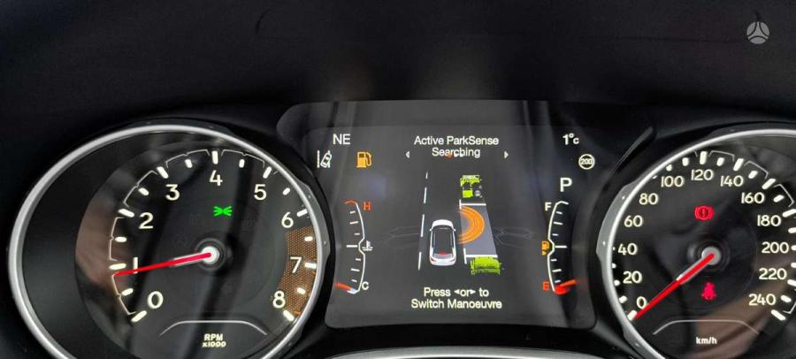 White Jeep Compass 2021 in Siauliai, with an engine capacity of 1.33 L and mileage of 13 thousand km for 17850 €, photo 23 on AUTOMOTO.COM.LV