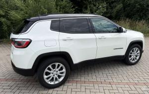 White Jeep Compass 2021 in Kaunas, with an engine capacity of 0.00 L and mileage of 139 thousand km for 16900 €, photo 11 on AUTOMOTO.COM.LV