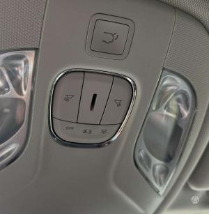 White Jeep Compass 2021 in Kaunas, with an engine capacity of 0.00 L and mileage of 139 thousand km for 16900 €, photo 16 on AUTOMOTO.COM.LV