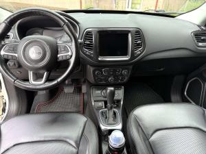 White Jeep Compass 2021 in Kaunas, with an engine capacity of 0.00 L and mileage of 139 thousand km for 16900 €, photo 19 on AUTOMOTO.COM.LV