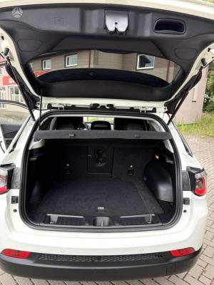 White Jeep Compass 2021 in Kaunas, with an engine capacity of 0.00 L and mileage of 139 thousand km for 16900 €, photo 20 on AUTOMOTO.COM.LV