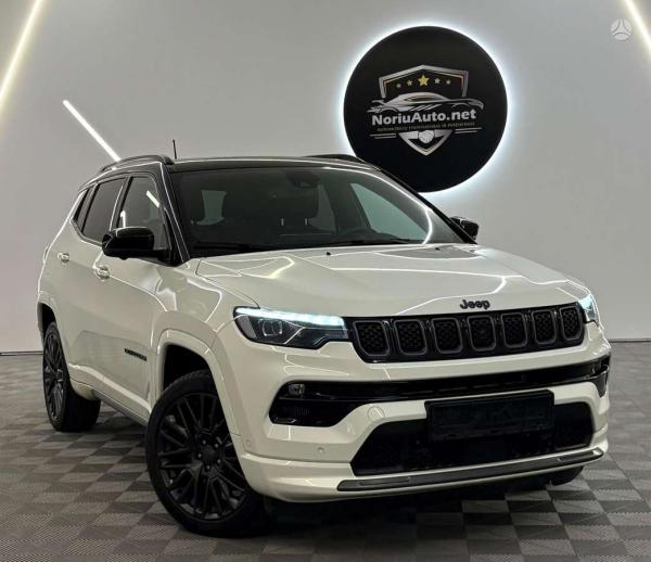 White Jeep Compass 2021 in Marijampole, with an engine capacity of 1.33 L and mileage of 176 thousand km for 17999 €, photo 1 on AUTOMOTO.COM.LV