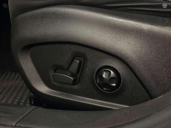White Jeep Compass 2021 in Marijampole, with an engine capacity of 1.33 L and mileage of 176 thousand km for 17999 €, photo 10 on AUTOMOTO.COM.LV