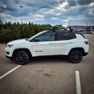 Balts Jeep Compass 2021 Šauļi, ar dzinēja tilpumu 1.33 L un nobraukumu 103 tūkst. km par 17000 €, foto  vietnē AUTOMOTO.COM.LV